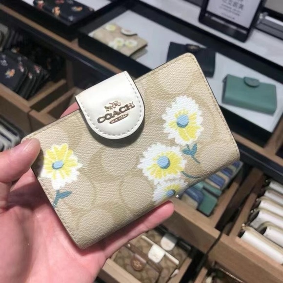 Coach | Bags | Coach Medium Corner Zip Wallet In Signature Canvas With ...